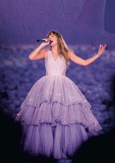 TAYLOR SWIFT MAGAZINE WITH 18 A4 FRAMEABLE ART CARDS & GIANT POSTERS ...