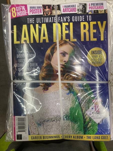 Ultimate Fan Pack - Lana Del Rey (Includes 8 Free Gifts inside ...